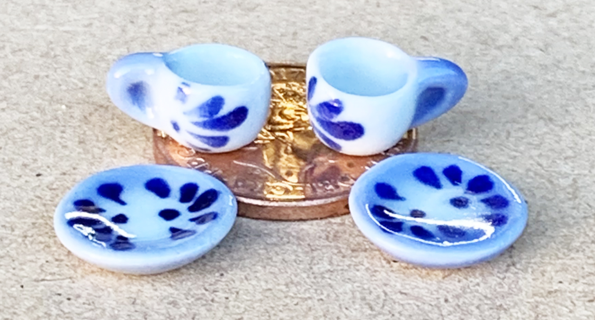Dolls House Miniature Cups & Saucers