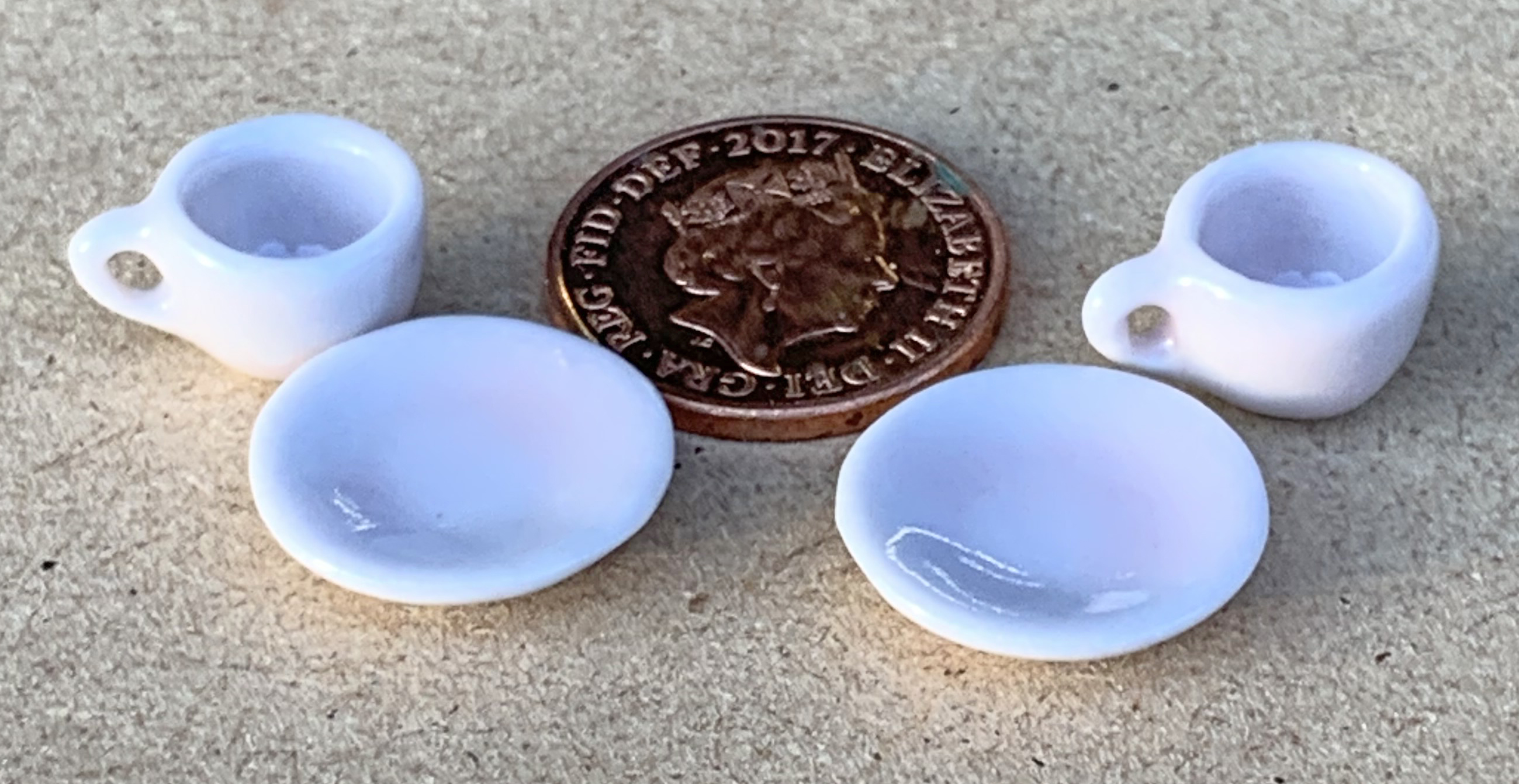 Dolls House Miniature Cups & Saucers